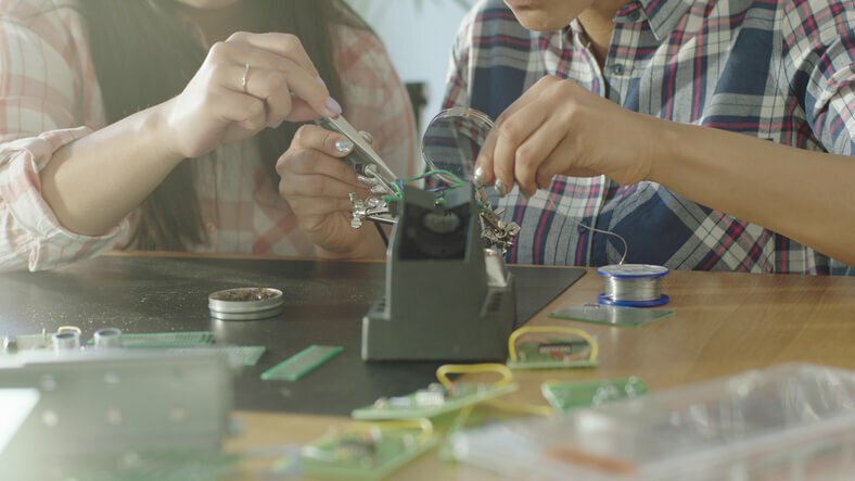 Explore Business Topics - ConsumerAffairs